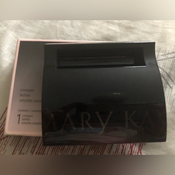 Mary Kay | Makeup | Mk Compact With Mirror Includes Eye Color And ...